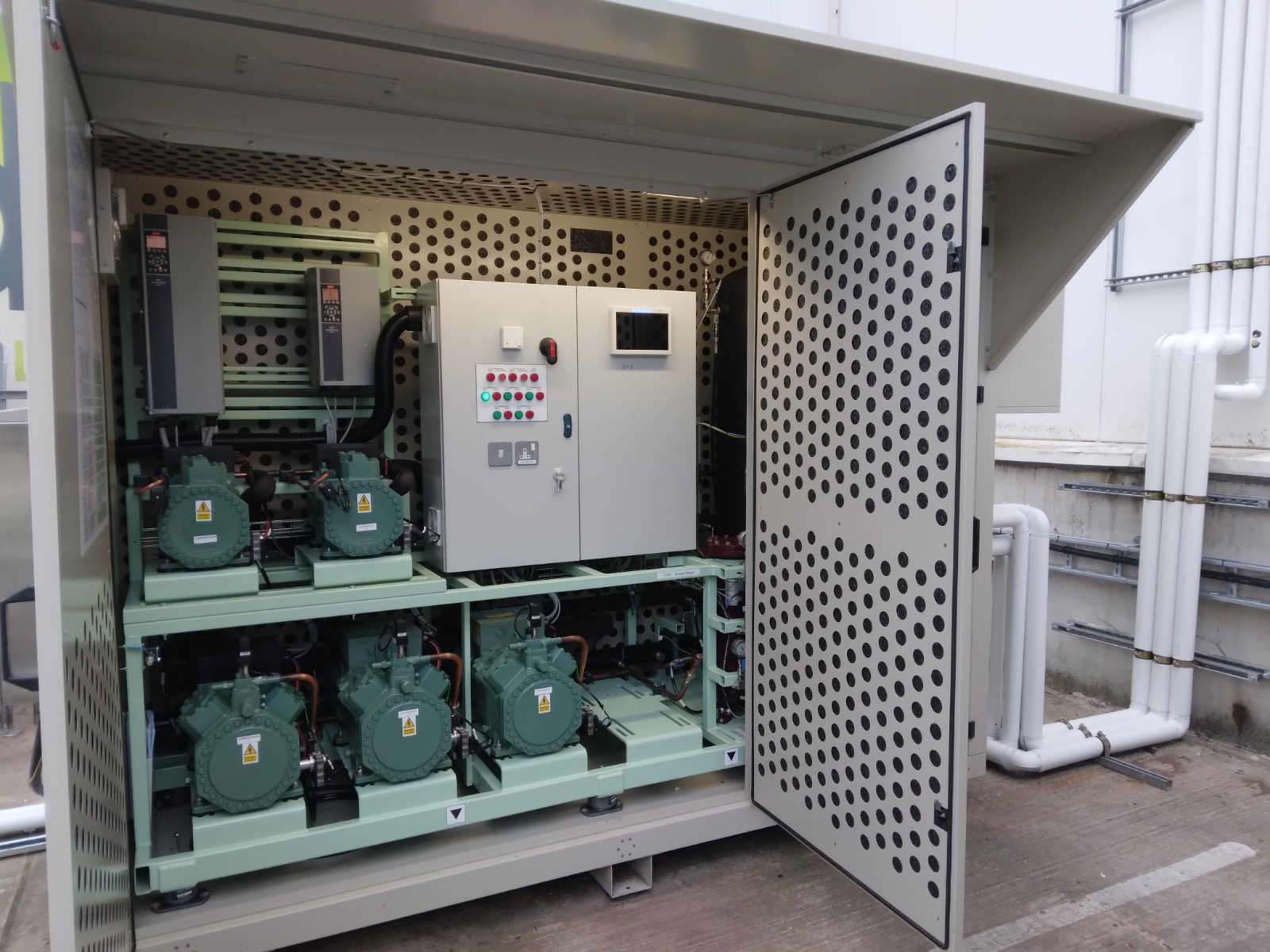 For the chill store we provided a new multi compressor CO₂ pack, gas ...