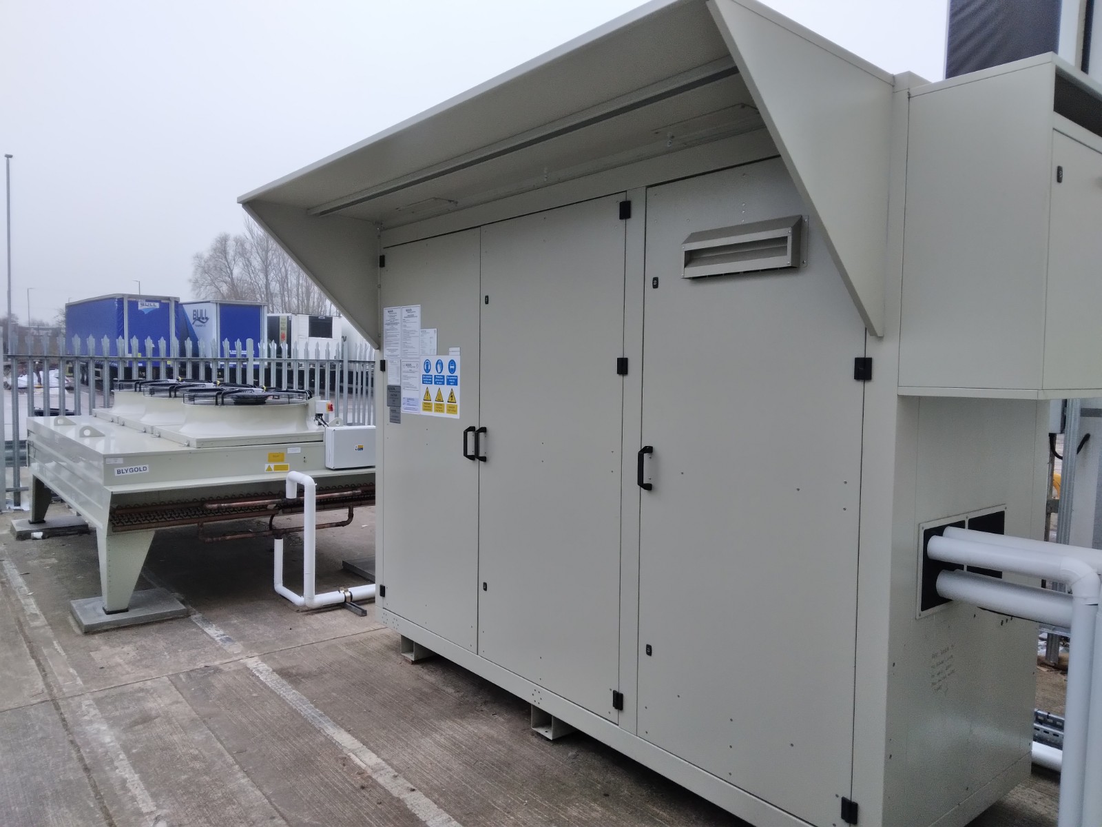 For the chill store we provided a new multi compressor CO₂ pack, gas ...