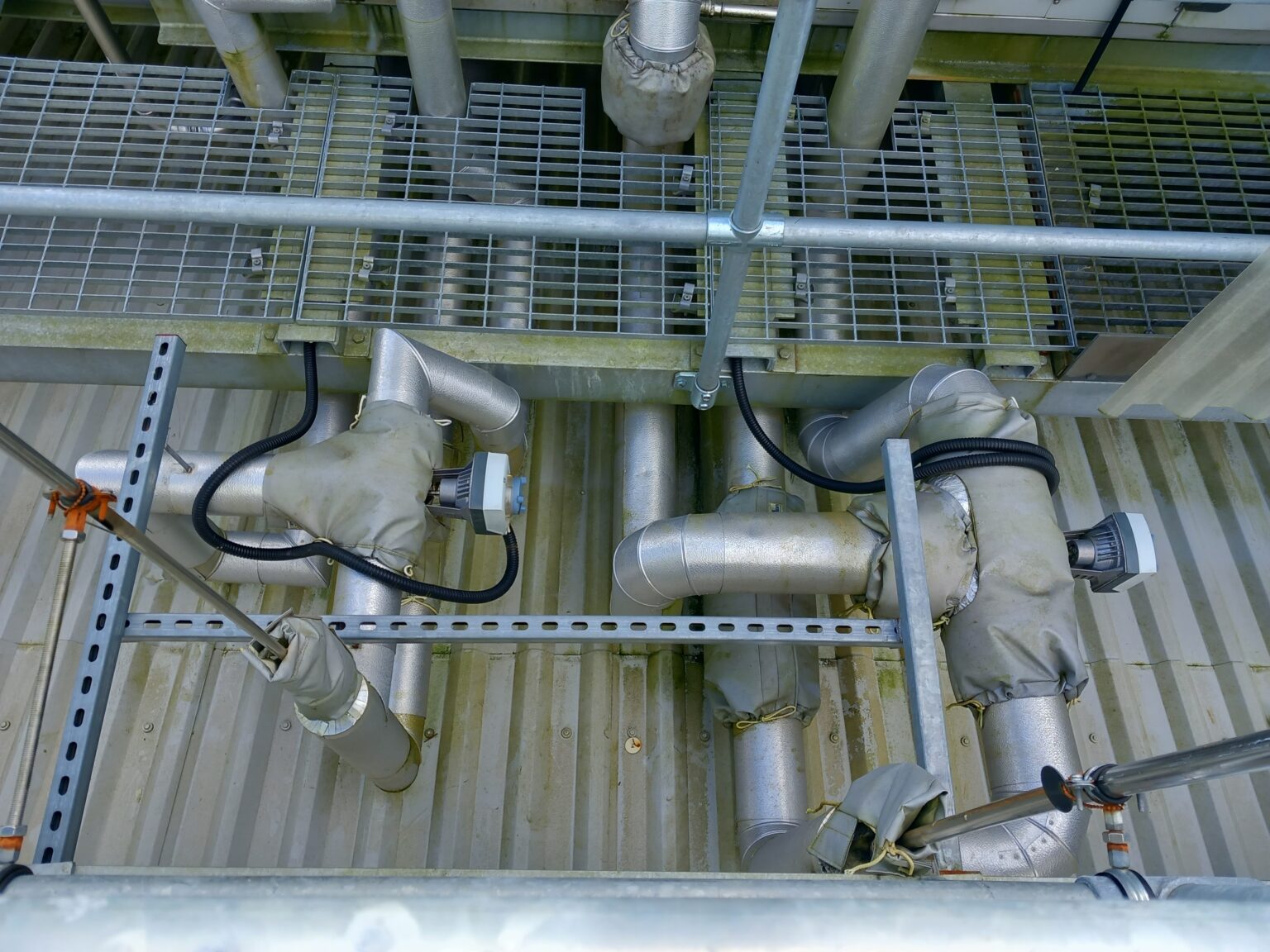 To achieve the delivery of large air volumes, and continuity to air ...
